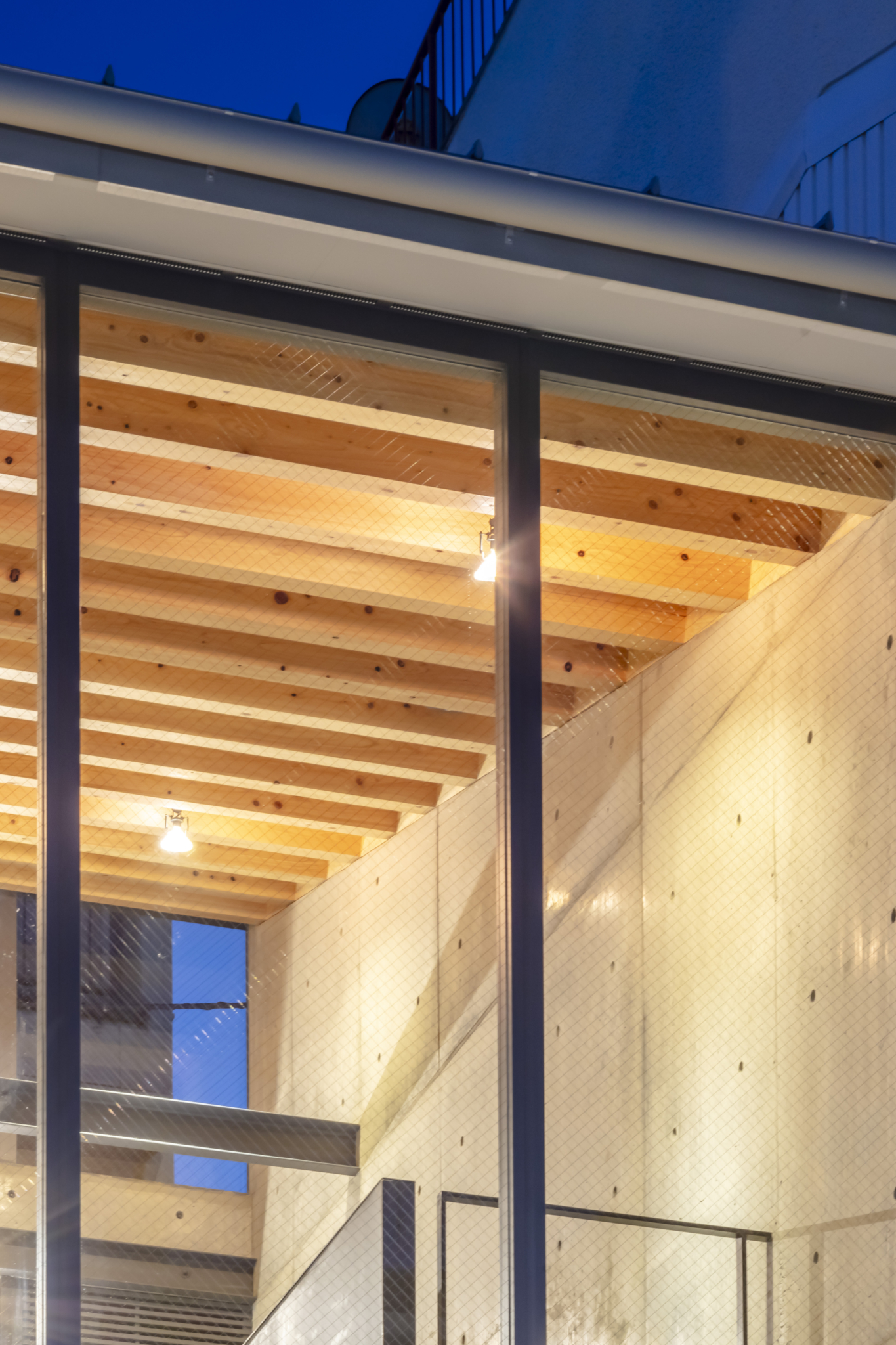 西九条のテナントビル 実績 株式会社藤本高志建築設計事務所 Takashi Fujimoto Architectural